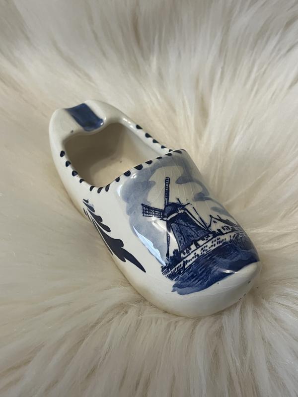 Статуетка попільниця сувенір у формі голландського черевика Drum Shag Delfts — ціна 398 грн у