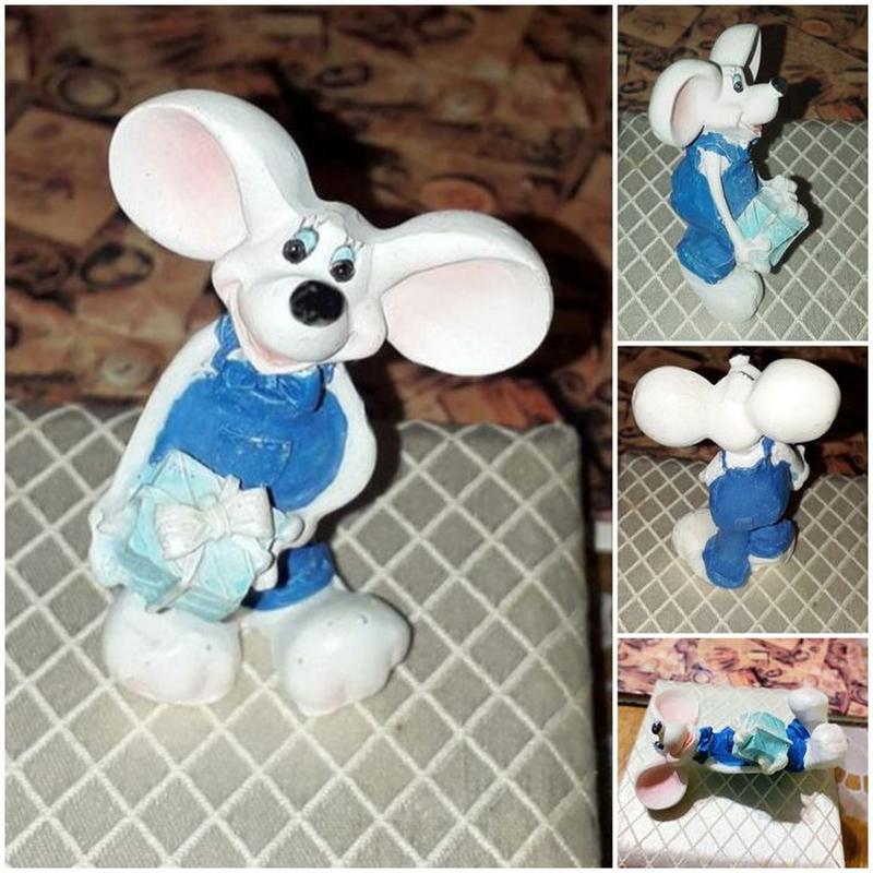 Статуетка 6 см миша мишка мишеня з подарунком фігурка сувенір — ціна 40 грн у каталозі Статуетки