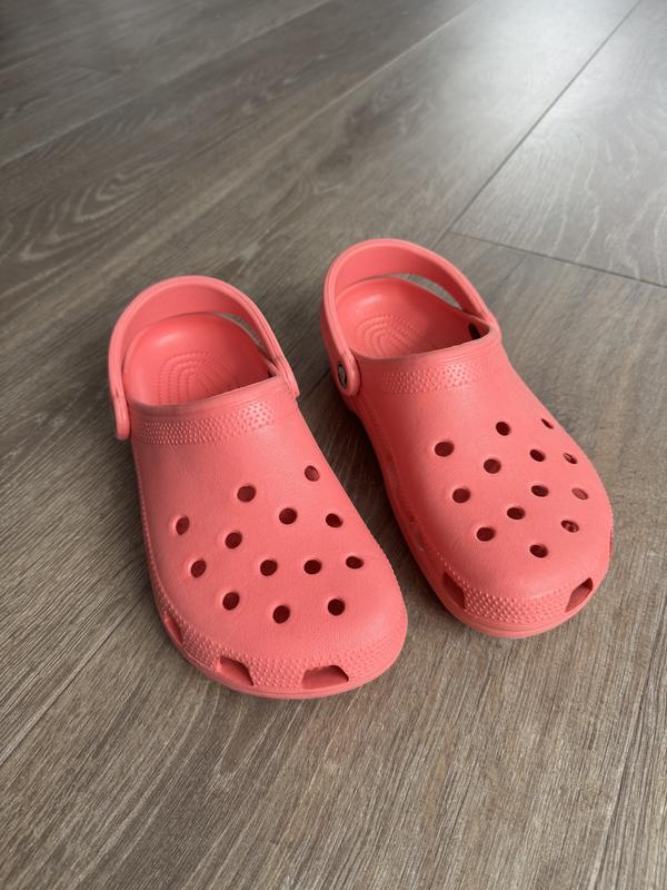 Жіночі крокси crocs classic aka cayman — ціна 990 грн у каталозі ...