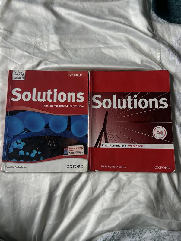 Solutions pre-intermediate student's book (2nd edition) and workbook ...