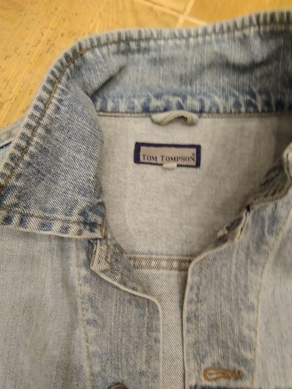 Tom tompson. классическая джинсовая куртка голубого цвета (сайз л ...