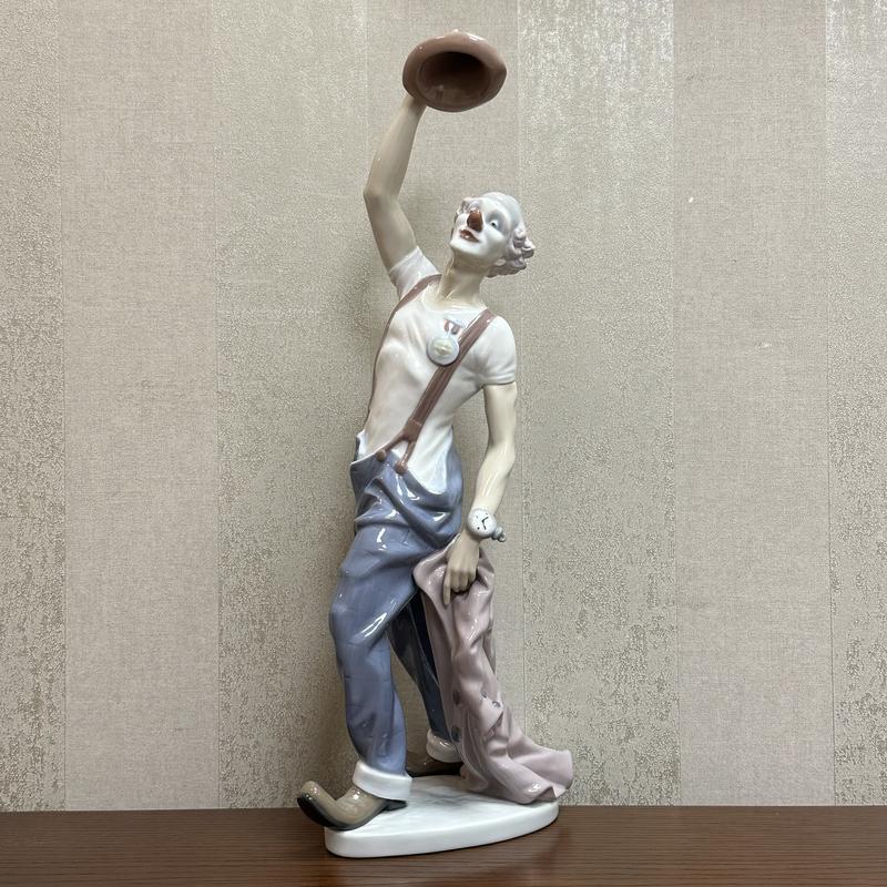 Порцелянова статуетка Lladro «знімаю капелюх — ціна 16500 грн у каталозі Статуетки Купити