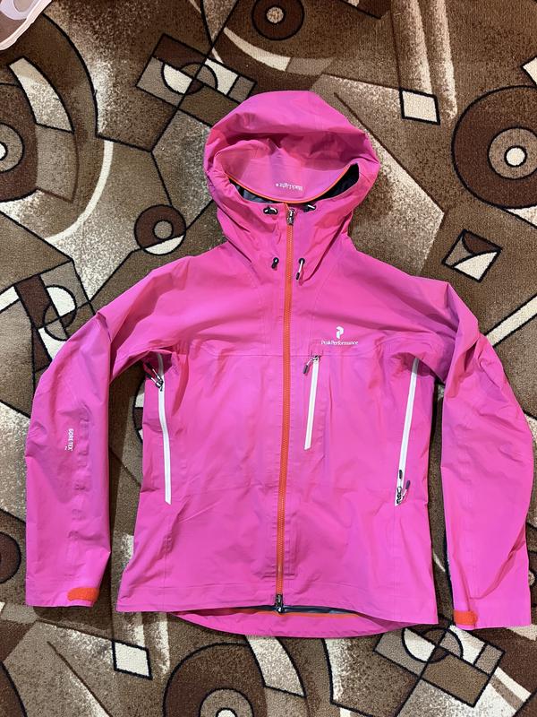 Жіноча куртка peak perfomance gore tex pro — ціна 2500 грн у каталозі ...