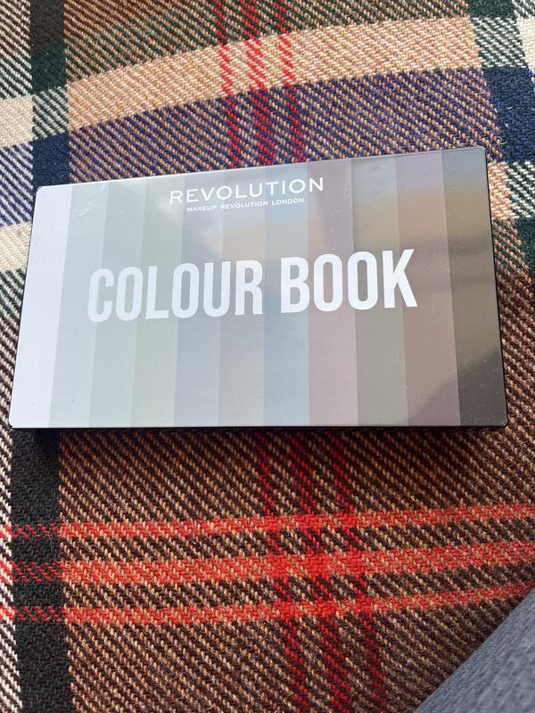 Палетка тіней для повік revolution colour book. — ціна 1100 грн у ...