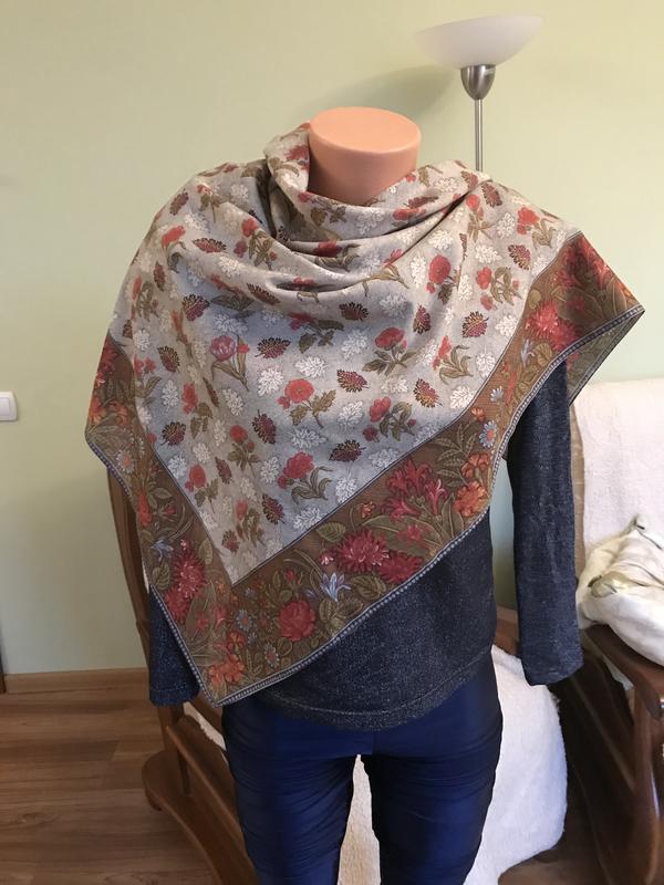 Красивий хустку — ціна 180 грн у каталозі Шарфи Купити аксесуари за доступною ціною на Шафі