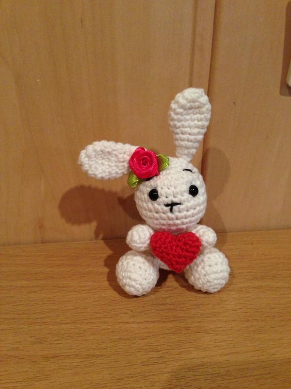 Фігурка заєць валентин — ціна 45 грн у каталозі Статуетки Купити товари для дому та побуту за