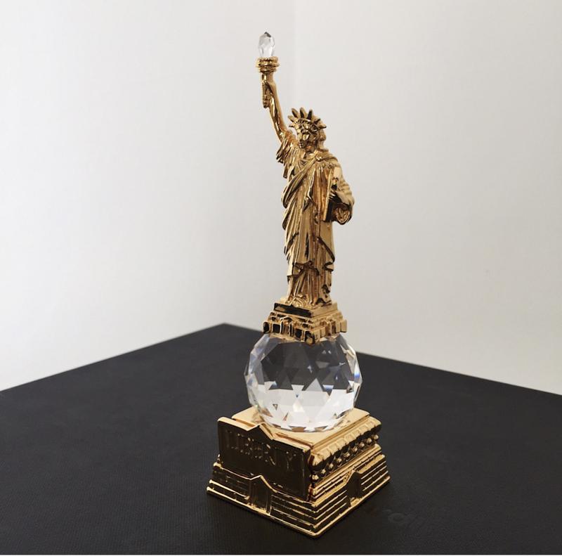 Статуетка декор статуя свободи — ціна 2500 грн у каталозі Статуетки Купити товари для дому та