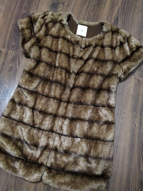 Желетка Zara — ціна 700 грн у каталозі Шуби Купити жіночі речі за доступною ціною на Шафі