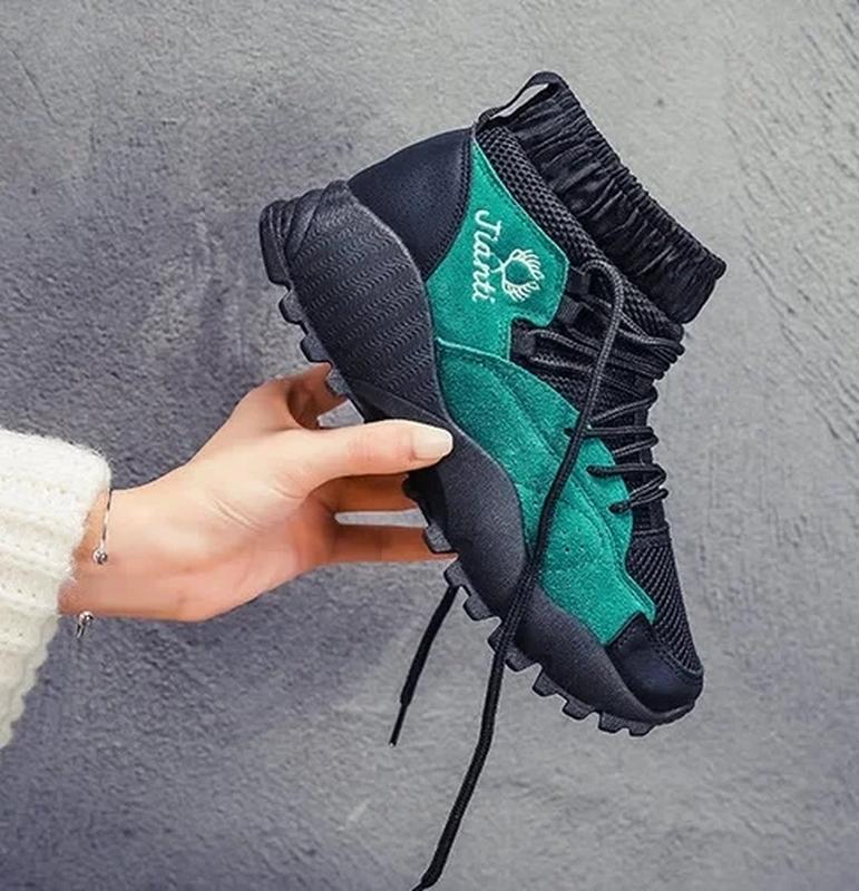 Супер стильні кросівки — ціна 699 грн у каталозі Кросівки Купити жіночі речі за доступною ціною