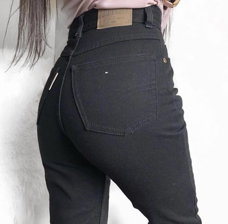 Джинси мом — ціна 599 грн у каталозі Джинси Купити жіночі речі за доступною ціною на Шафі