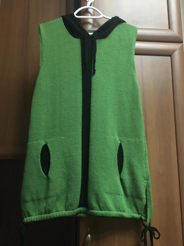 Жилет — ціна 100 грн у каталозі Жилетки Купити чоловічі речі за доступною ціною на Шафі