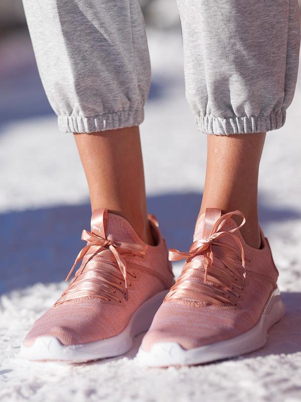 Рожеві жіночі кросівки puma flash ignite evoknit оригінал 26см 40.5 ...