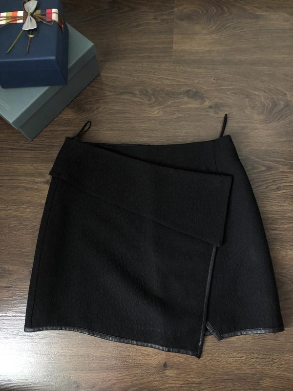 Спідничка тренд з шкіряними вставками — ціна 550 грн у каталозі Міні спідниці Купити жіночі речі