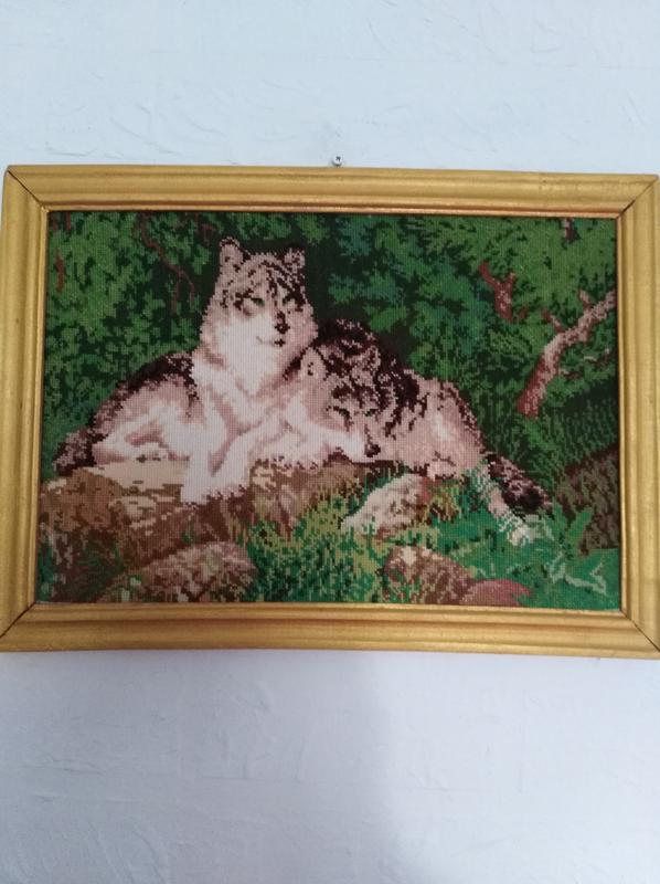 Картина вишита хрестиком пара вовків — ціна 400 грн у каталозі Картини Купити товари для дому