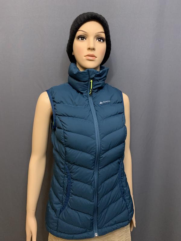 Пухова жилетка Quechua — ціна 650 грн у каталозі Жилетки Купити жіночі речі за доступною ціною