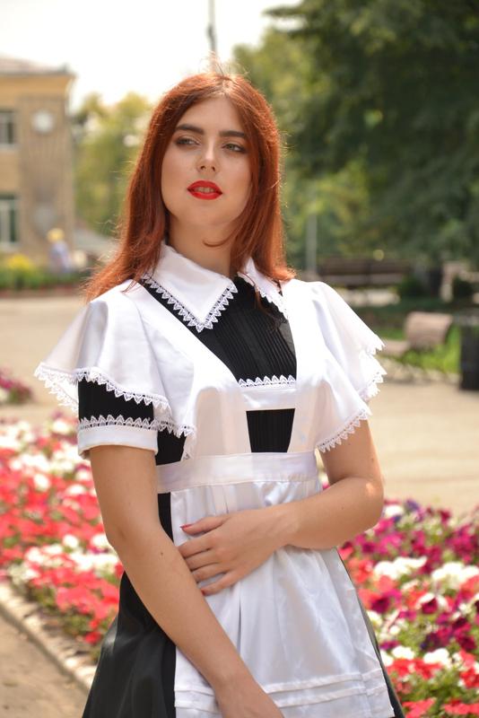 Шкільна форма з білим фартухом — ціна 1500 грн у каталозі Фартухи