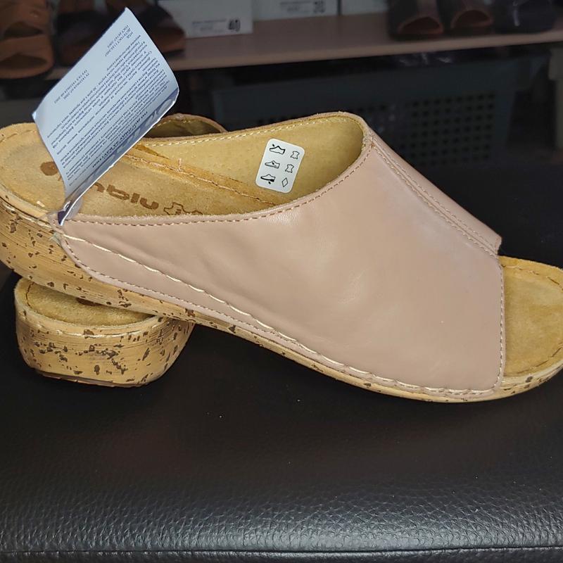 Шкіряні шльопанці Inblu — ціна 1000 грн у каталозі Босоніжки Купити жіночі речі за доступною