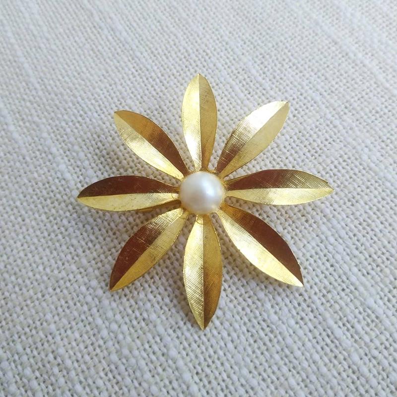 Вінтажна брошка квітка — ціна 150 грн у каталозі Брошки Купити аксесуари за доступною ціною на