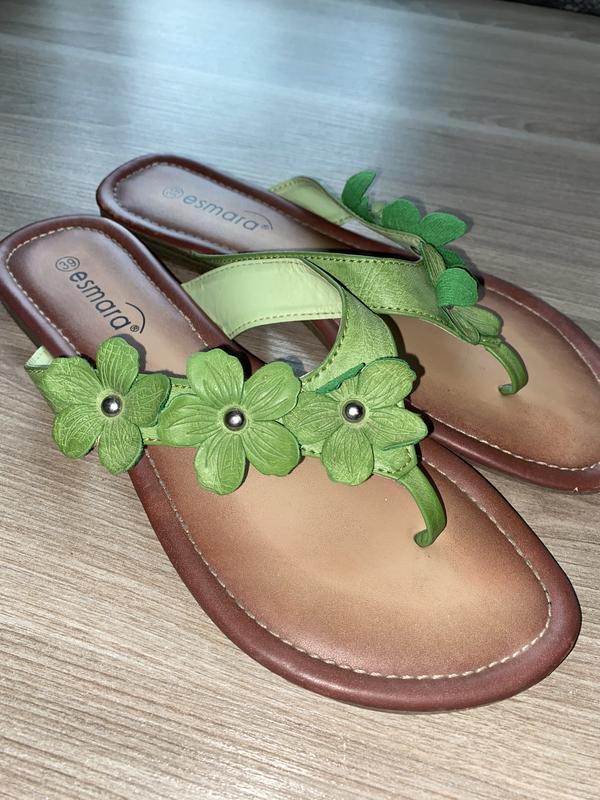 Шкіряні шльопанці — ціна 350 грн у каталозі Босоніжки Купити жіночі речі за доступною ціною на