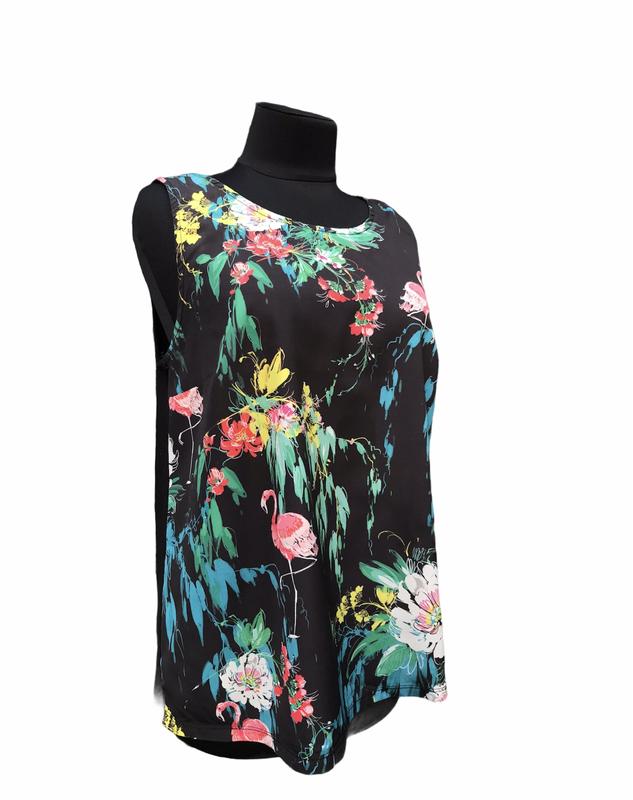 Tu майка с тропичным принтом фламинго и интересной спинкой — цена 400 грн в каталоге Майки