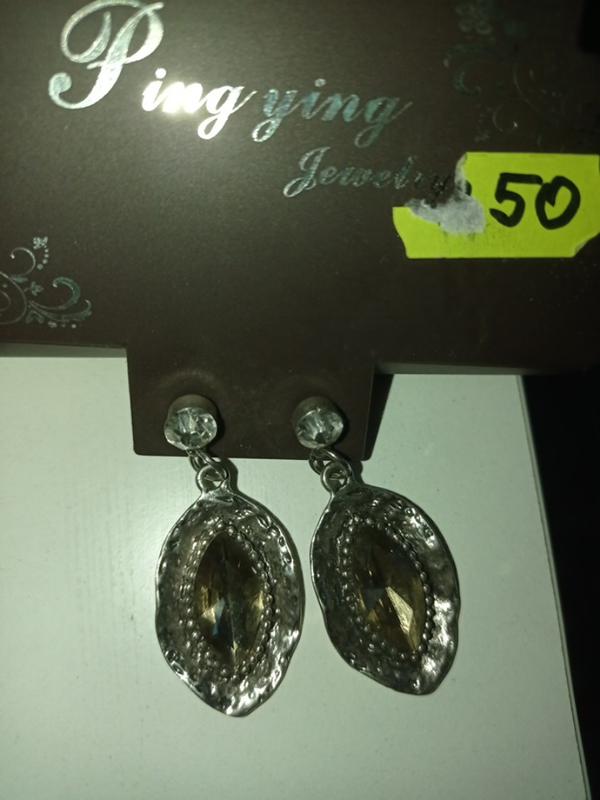 Сережки — ціна 100 грн у каталозі Сережки Купити аксесуари за доступною ціною на Шафі Україна