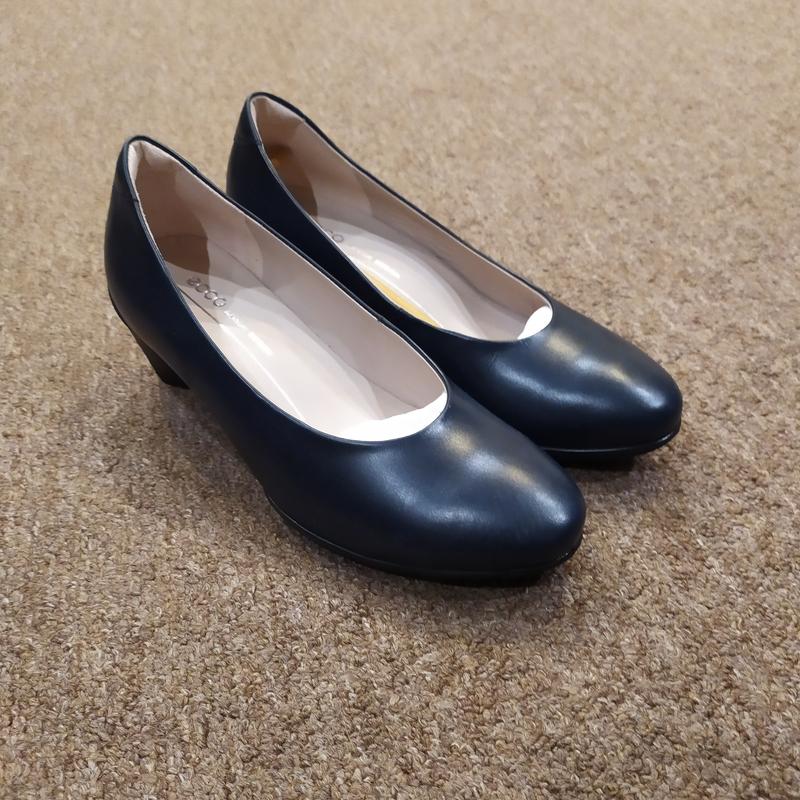 Ecco 230203 store
