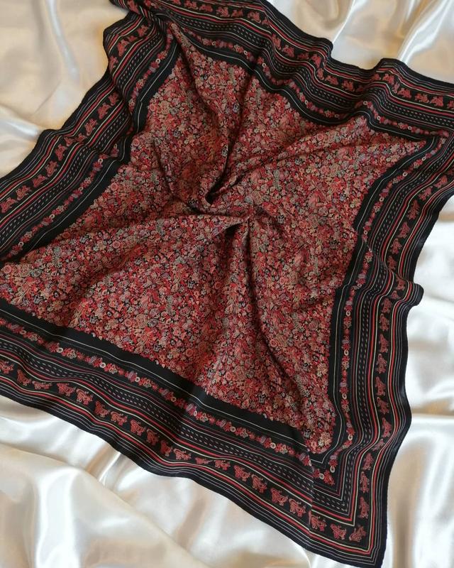 Шикарна шовкова хустина — ціна 310 грн у каталозі Шарфи Купити аксесуари за доступною ціною на