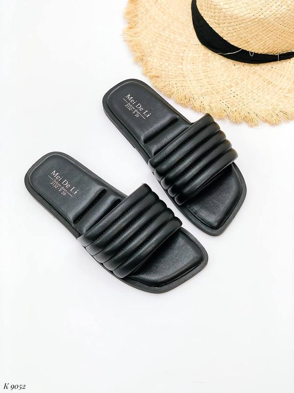 Черные дутые шлепки — ціна 700 грн у каталозі Шльопанці Купити жіночі речі за доступною ціною на