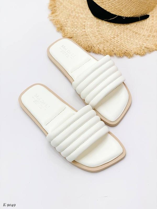 Белые дутые шлепки — ціна 700 грн у каталозі Шльопанці Купити жіночі речі за доступною ціною на