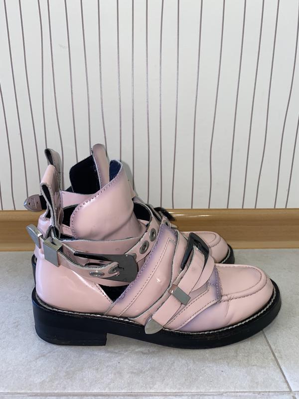 Черевики Balenciaga — ціна 699 грн у каталозі Черевики Купити жіночі речі за доступною ціною на