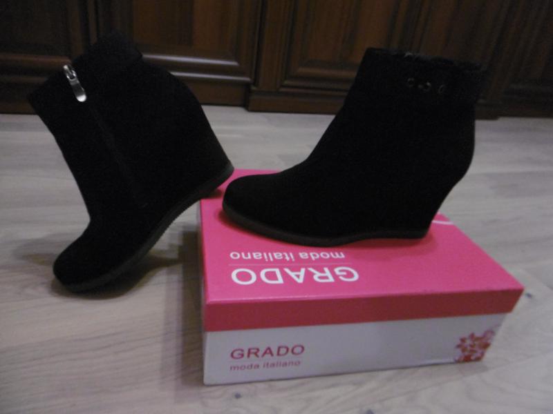 Замшеві ботильйони — ціна 980 грн у каталозі Черевики Купити жіночі речі за доступною ціною на