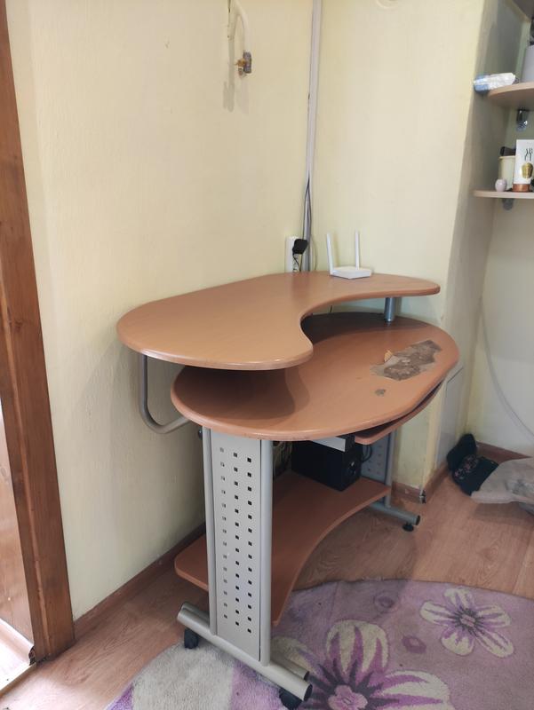 Компютерний стіл — ціна 500 грн у каталозі Столи Купити товари для дому та побуту за доступною