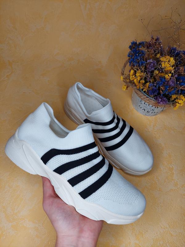 Стильні кросівки 🎁 — ціна 270 грн у каталозі Кросівки Купити жіночі речі за доступною ціною на