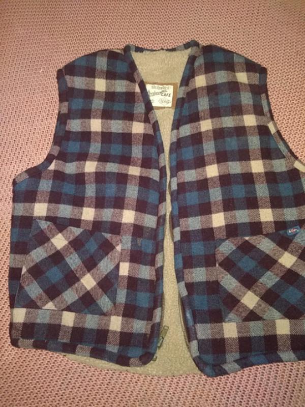 Жилетка двох стороння — ціна 275 грн у каталозі Жилетки Купити чоловічі речі за доступною ціною