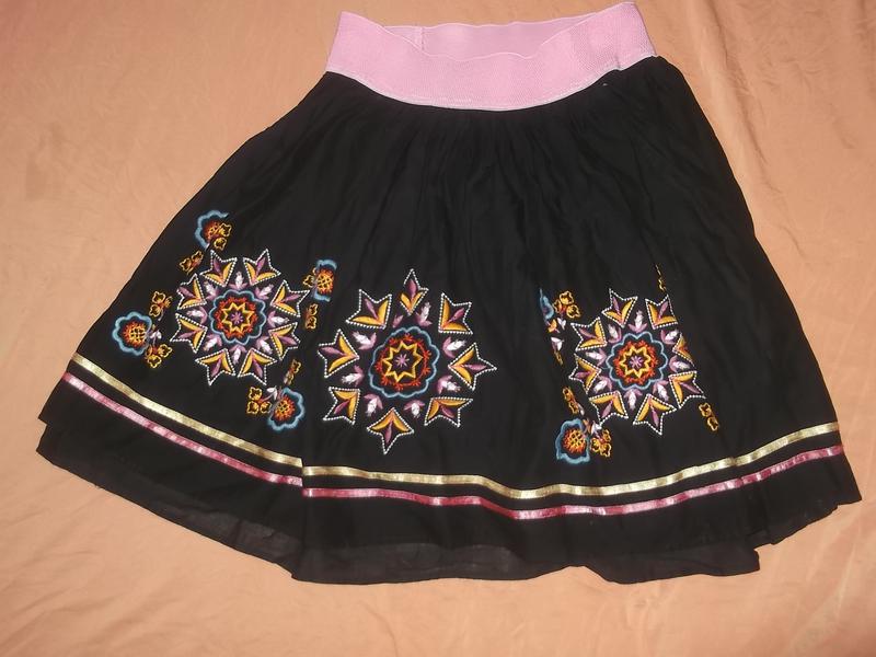 Нарядна спідниця з вишивкою — ціна 80 грн у каталозі Міді спідниці