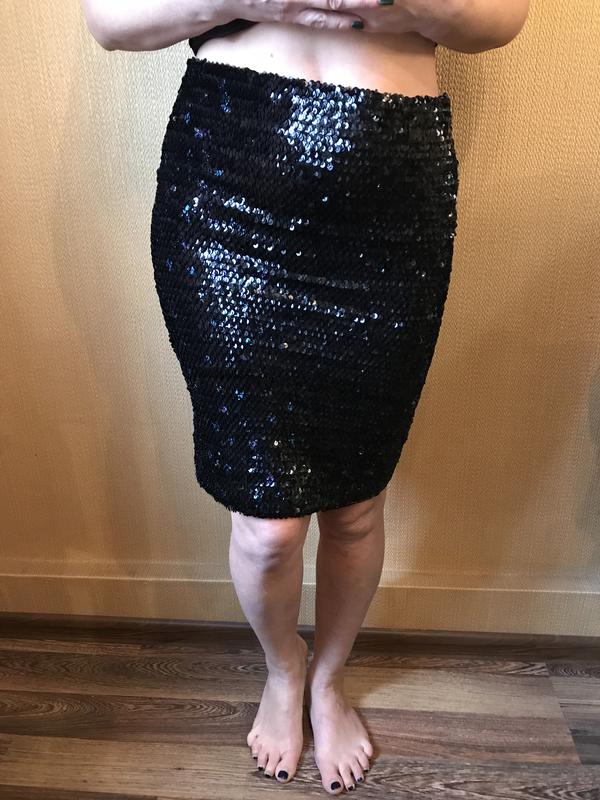 Шикарна спідниця в паєтках — ціна 420 грн у каталозі Міді спідниці Купити жіночі речі за