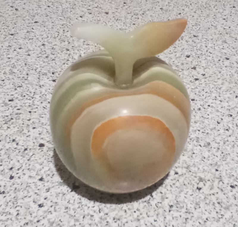 Статуетка онікс яблуко — ціна 250 грн у каталозі Статуетки Купити товари для дому та побуту за