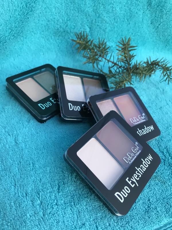 Палетка тіней на повік — цена 95 грн в каталоге Тени для век Купить товары для красоты и