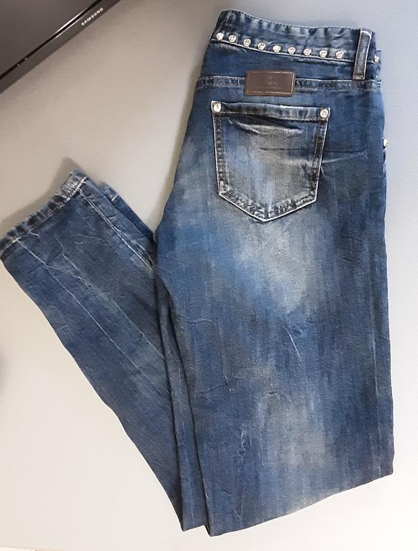 Стильные джинсы Amnezia — цена 257 грн в каталоге Джинсы Купить женские вещи по доступной цене