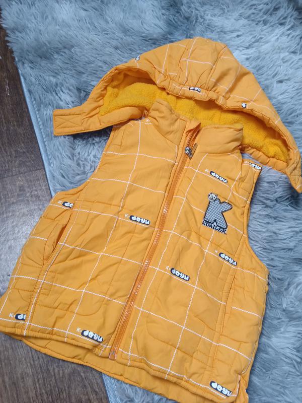 👉яскрава гарненька жилеточка на хлопчика12 18м — цена 155 грн в каталоге Жилетки Купить