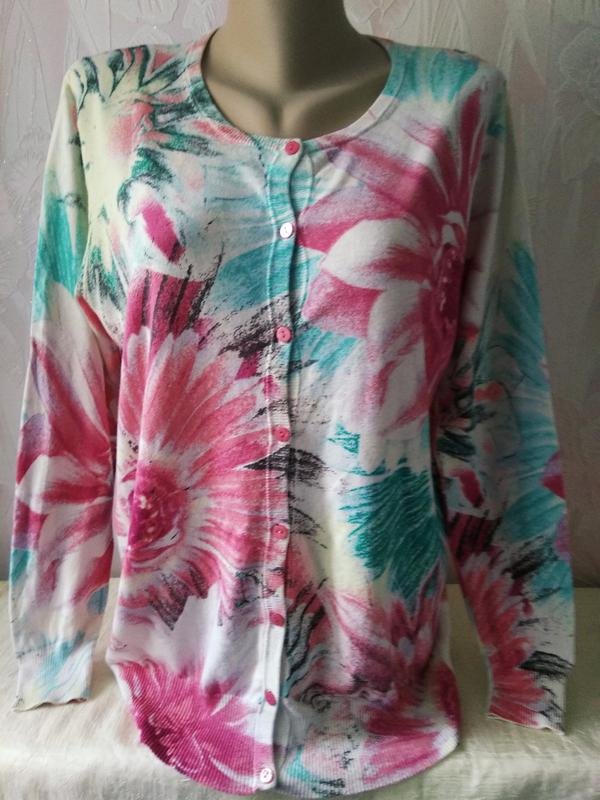 Гарна кофточка з яскравим квітковим принтом — ціна 165 грн у каталозі Кардигани Купити жіночі