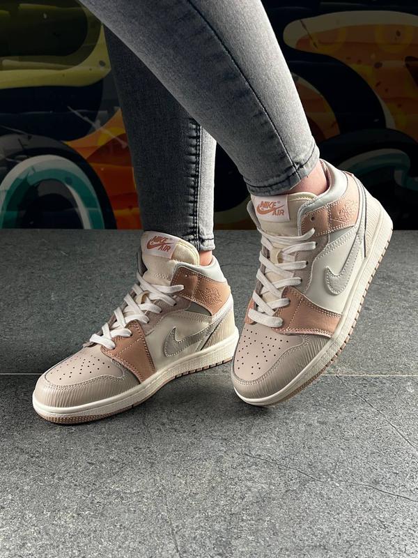 Жіночі кросівки nike air jordan high powdery — ціна 1449 грн у каталозі ...