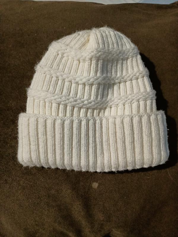 Жіноча шапка зима — ціна 50 грн у каталозі Шапки Купити аксесуари за доступною ціною на Шафі