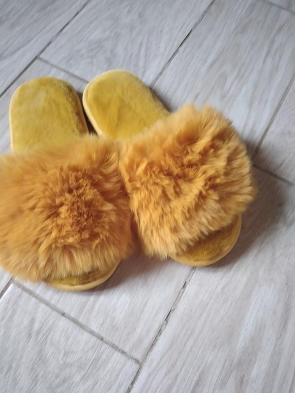 Хутряні капці — ціна 250 грн у каталозі Шльопанці Купити жіночі речі за доступною ціною на Шафі