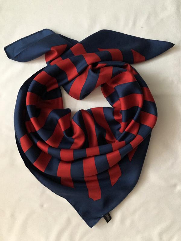 Шовковий хустку твіл — ціна 680 грн у каталозі Шарфи Купити аксесуари за доступною ціною на