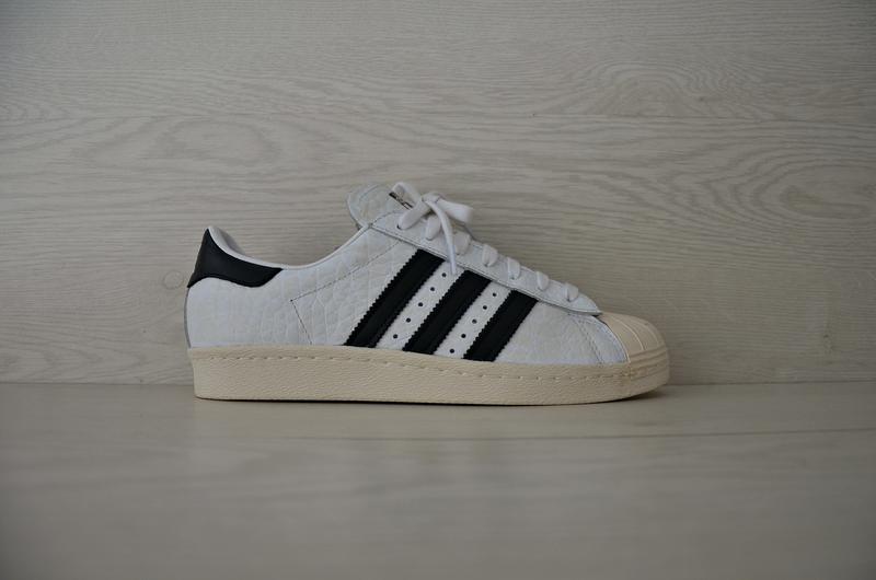 Pair Of White And Black Superstar 80s Sneakers Made By, 53% OFF