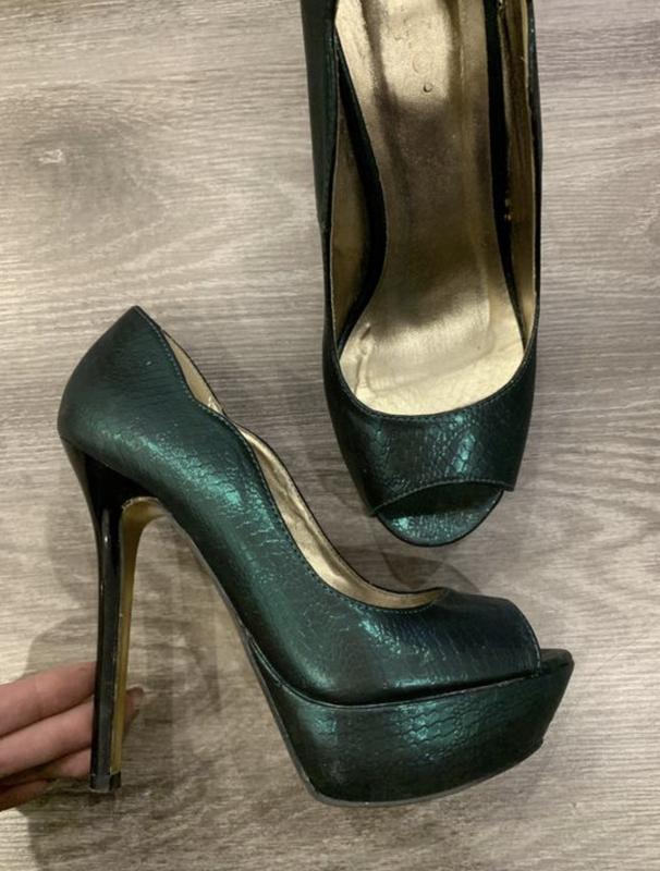 Туфли на каблуке — цена 250 грн в каталоге Туфли Купить женские вещи по доступной цене на Шафе