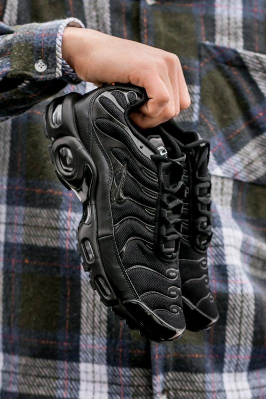 Чоловічі кросівки nike air max tn+ all black — ціна 2300 грн у каталозі ...