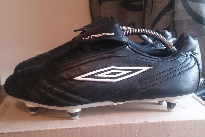 Бутсі футбольні (шиповки) umbro xai lge-a sg — ціна 425 грн у каталозі ...