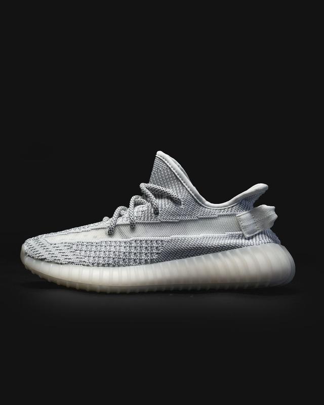 Кросівки чоловічі adidas адідас yeezy boost 350 v2 — ціна 2400 грн у ...